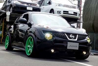 Slammed Juke = woah + want more pics | Subcompact Culture - The small ...